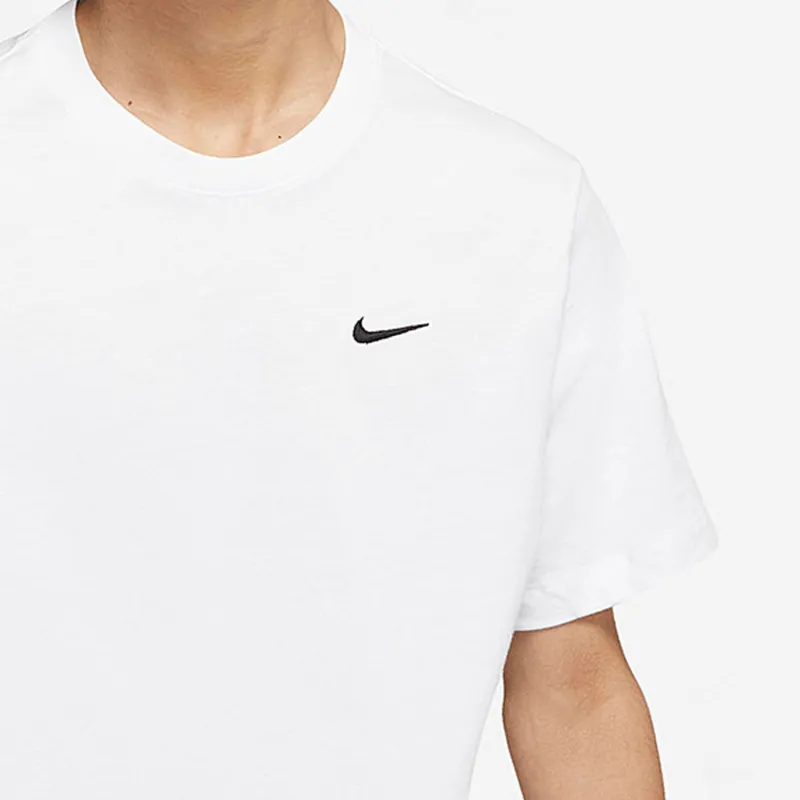 Nike Sportswear Men's Embroidered Logo Print Crewneck T Nike Sportswear Men's Embroidered Logo Print Crewneck T