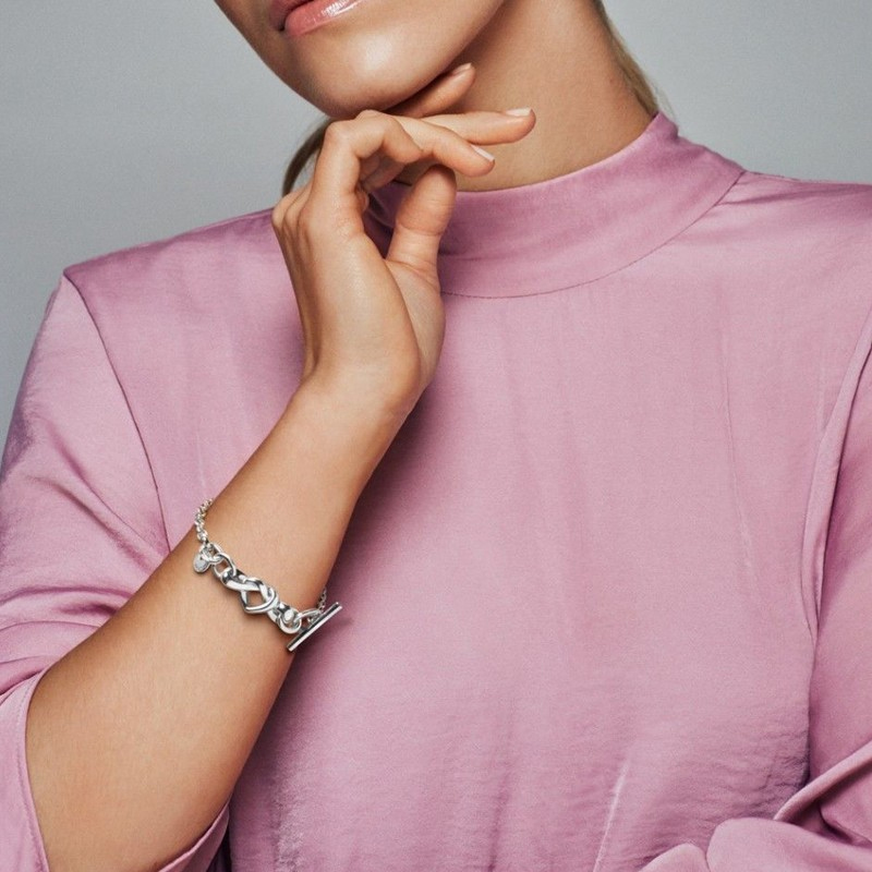 Knotted heart t bar bracelet pandora store