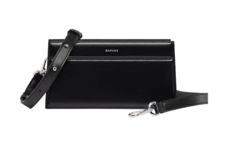 DAPHNE Crossbody Bags Black - POIZON